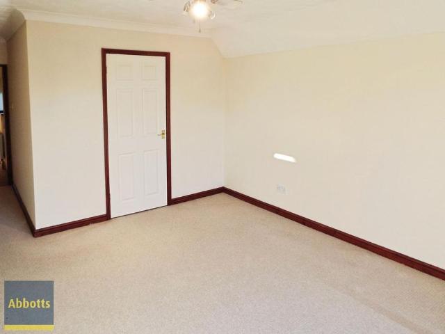 2 bedroom maisonette to rent