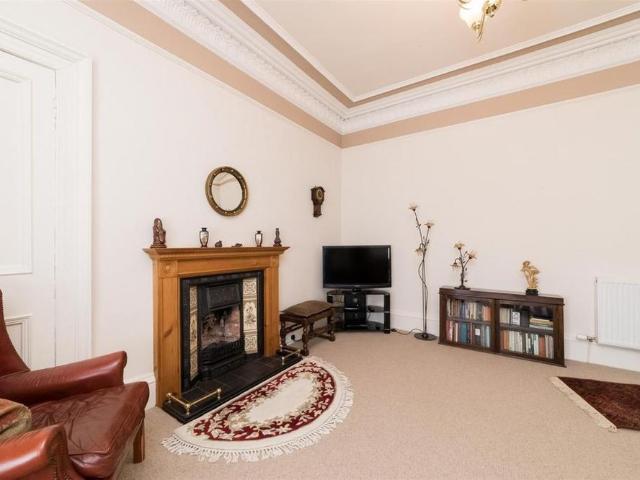 2 bedroom maisonette to rent
