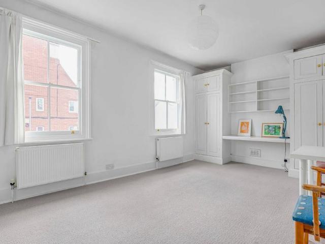 2 bedroom maisonette to rent