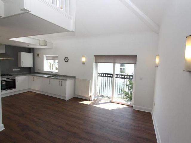 2 bedroom maisonette to rent