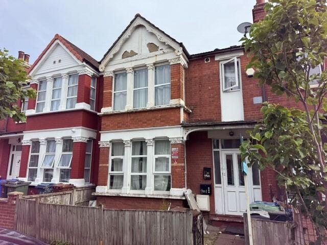 2 bedroom maisonette to rent