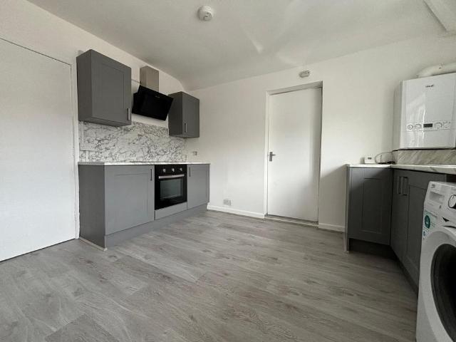 2 bedroom maisonette to rent