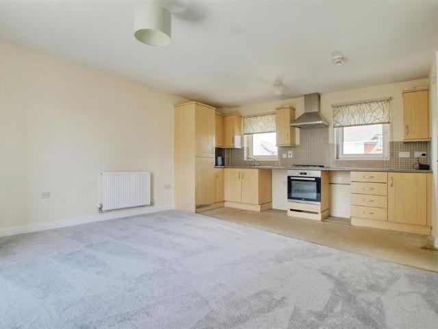 2 bedroom maisonette to rent