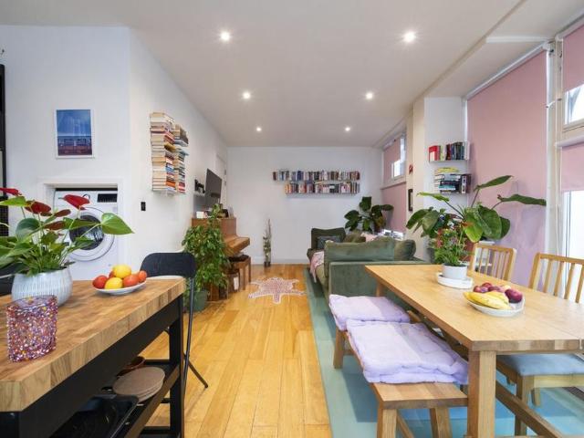 2 bedroom maisonette to rent
