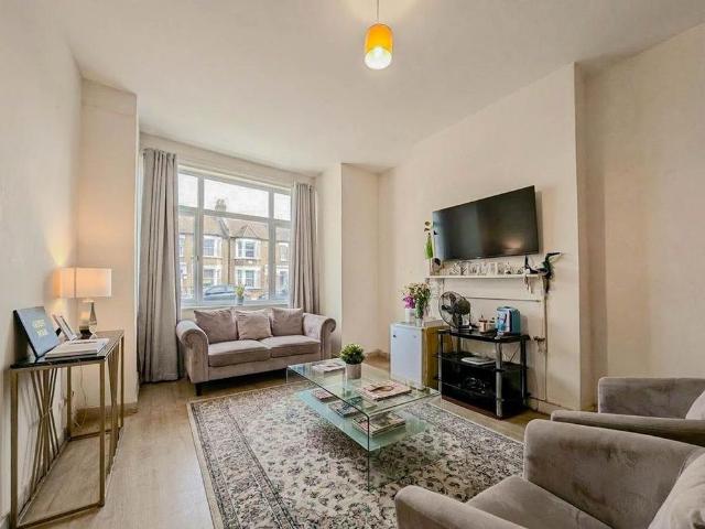 2 bedroom maisonette to rent