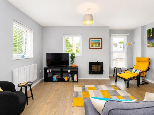 2 bedroom maisonette to rent