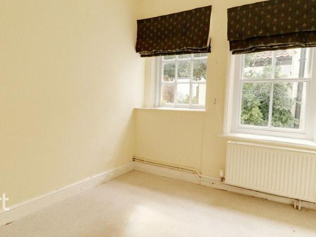 2 bedroom maisonette to rent