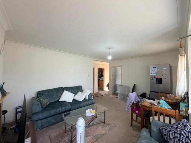 2 bedroom maisonette to rent
