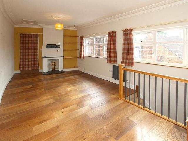 2 bedroom maisonette to rent