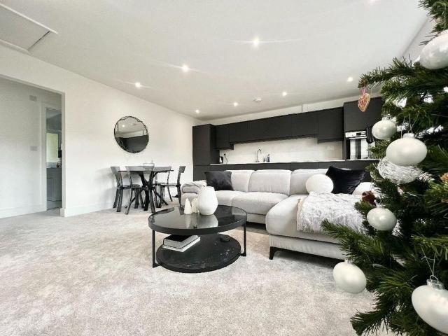 2 bedroom maisonette to rent