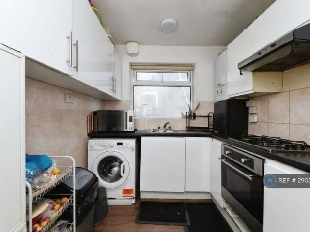 2 bedroom maisonette to rent