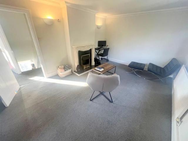 2 bedroom maisonette to rent