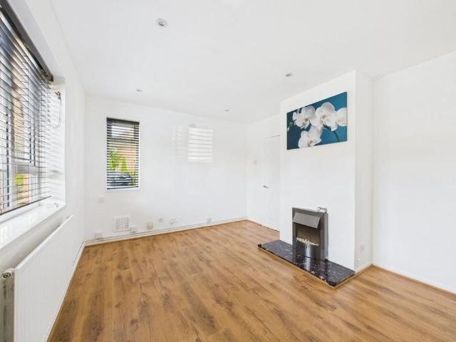2 bedroom maisonette to rent