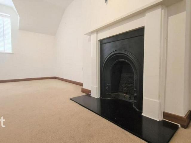 2 bedroom maisonette to rent