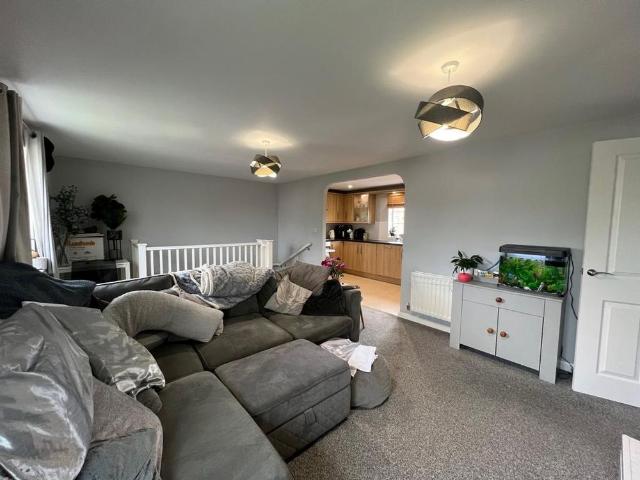 2 bedroom maisonette to rent
