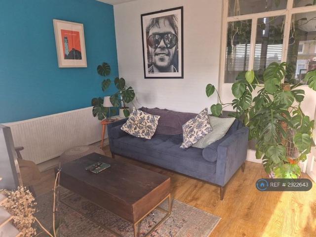 2 bedroom maisonette to rent
