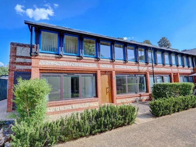 2 bedroom maisonette to rent