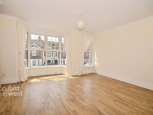 2 bedroom maisonette to rent