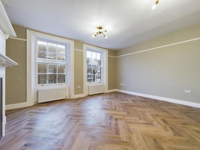 2 bedroom maisonette to rent