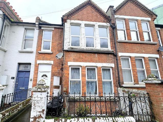 2 bedroom maisonette to rent