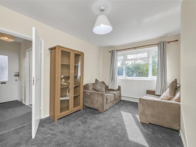 2 bedroom maisonette to rent