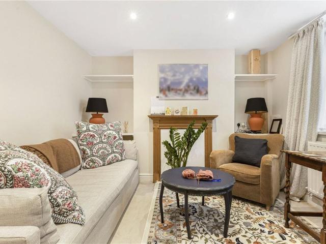 2 bedroom maisonette to rent