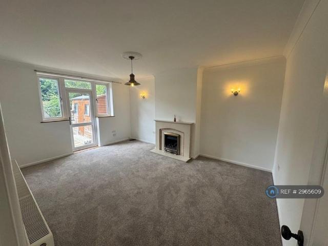2 bedroom maisonette to rent