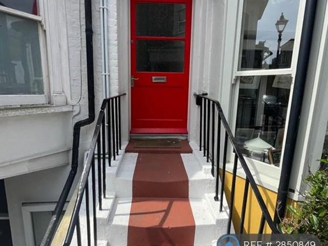 2 bedroom maisonette to rent