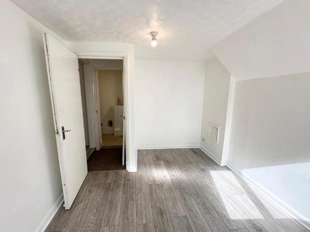 2 bedroom maisonette to rent