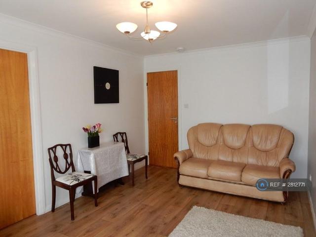 2 bedroom maisonette to rent