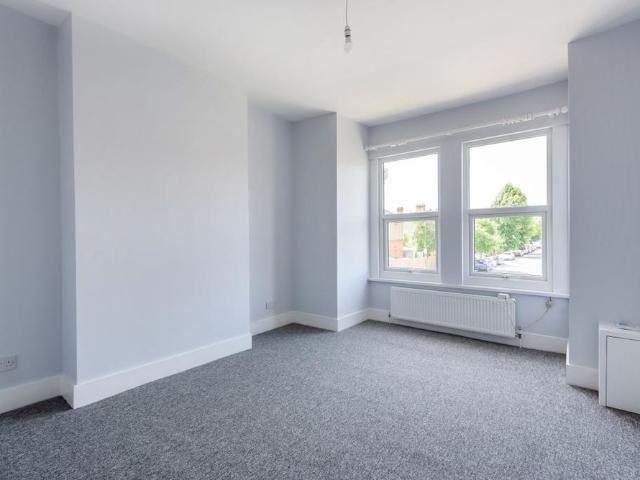 2 bedroom maisonette to rent
