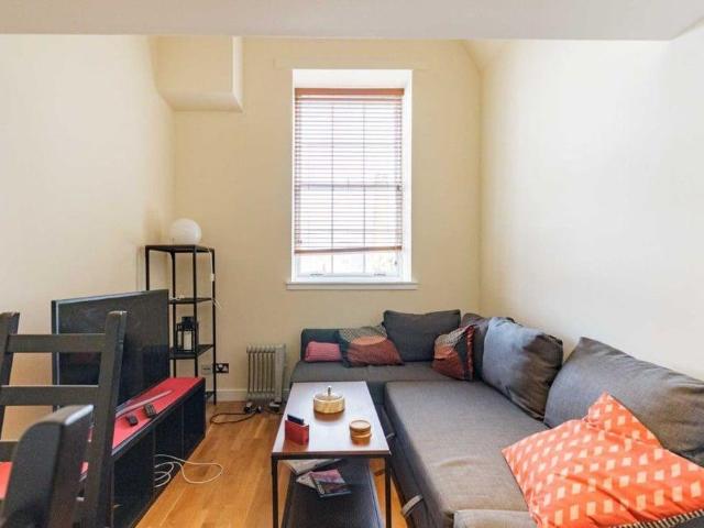 2 bedroom maisonette to rent