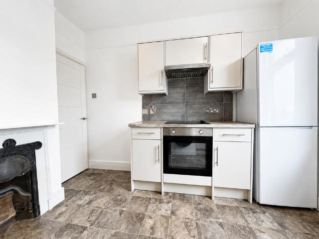 2 bedroom maisonette to rent