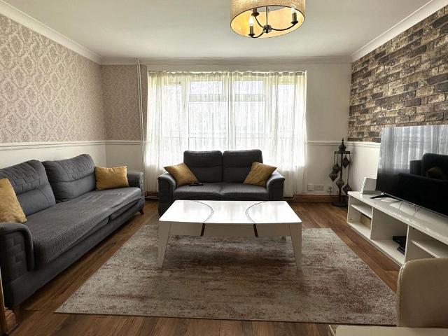 2 bedroom maisonette to rent