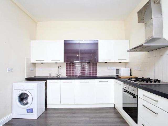 2 bedroom maisonette to rent