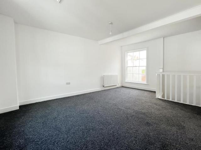 2 bedroom maisonette to rent