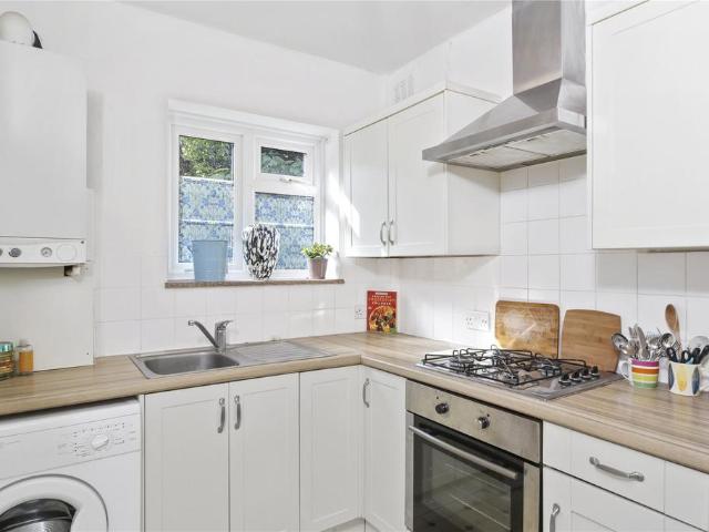 2 bedroom maisonette to rent