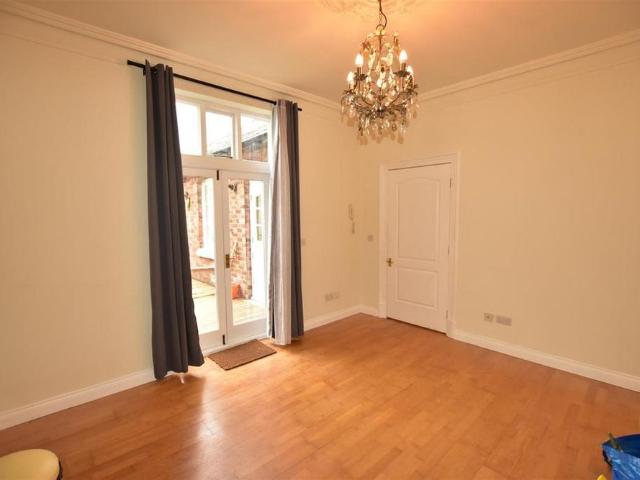 2 bedroom maisonette to rent