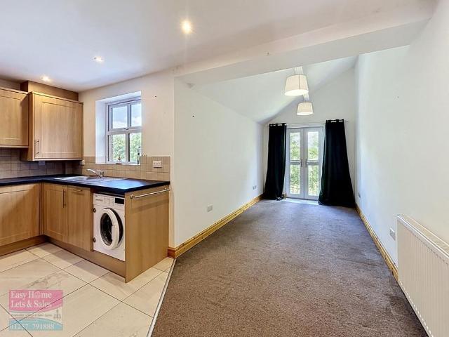 2 bedroom maisonette to rent