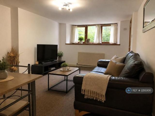 2 bedroom maisonette to rent