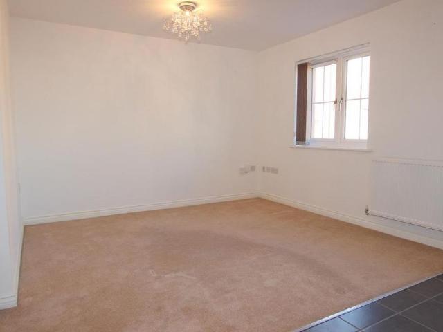 2 bedroom maisonette to rent
