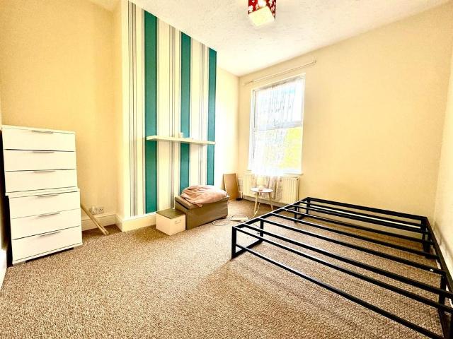 2 bedroom maisonette to rent