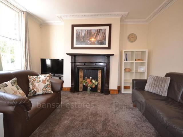 2 bedroom maisonette to rent