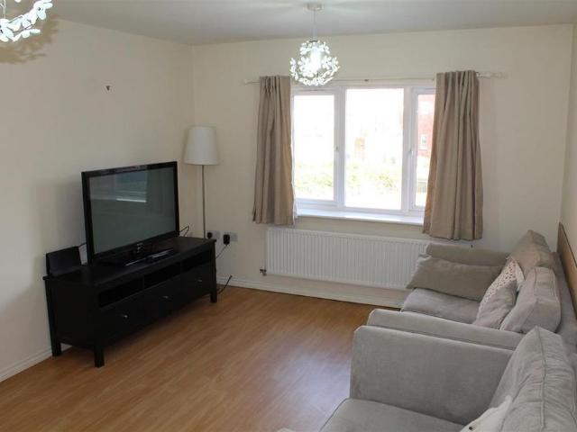2 bedroom maisonette to rent
