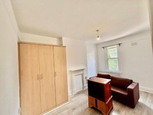 2 bedroom maisonette to rent