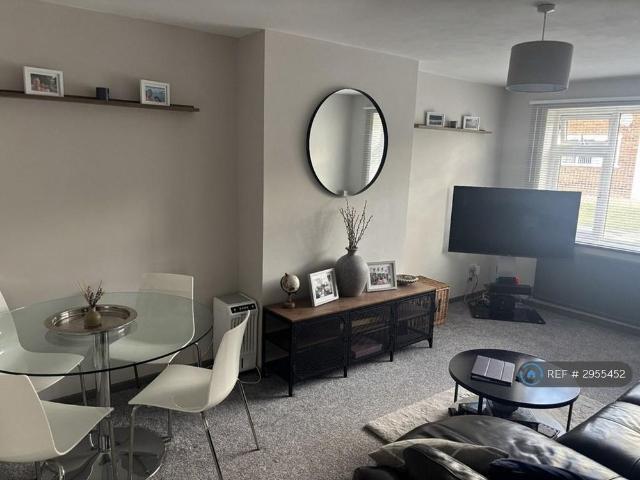 2 bedroom maisonette to rent