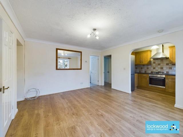 2 bedroom maisonette to rent