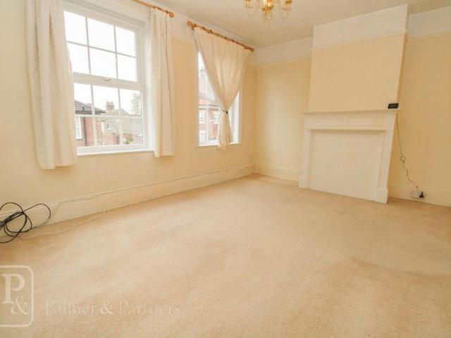 2 bedroom maisonette to rent