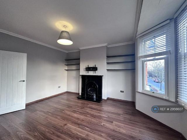 2 bedroom maisonette to rent