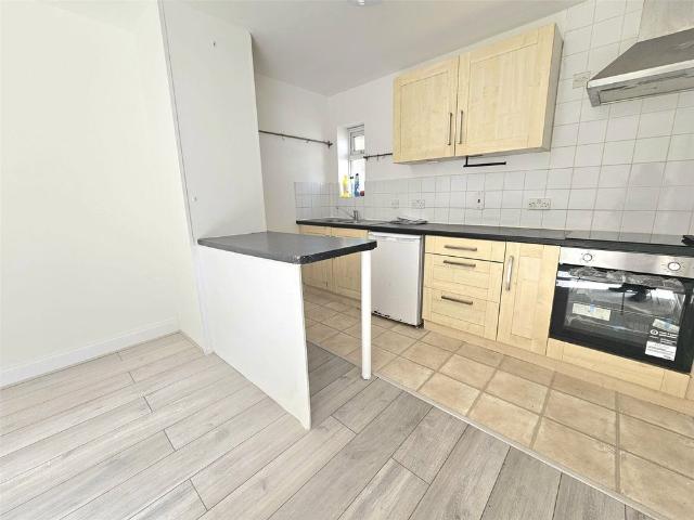 2 bedroom maisonette to rent
